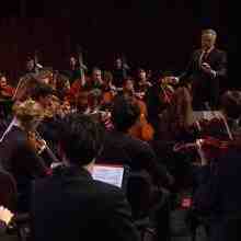L'Orchestre du Conservatoire sous la direction d'Alexander Briger ...